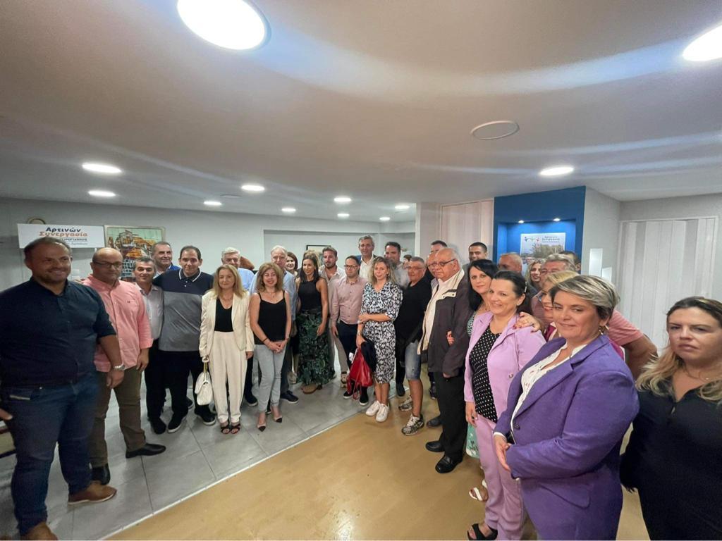 Οι Επικεφαλής της ΔΕΕΠ ΝΔ και της ΟΝΝΕΔ, στο Εκλογικό Κέντρο της ...